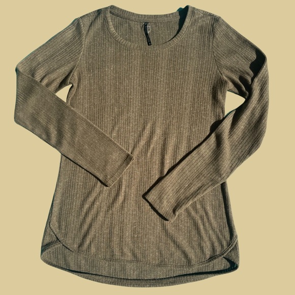 Kuhl | Tops | Kuhl Brand Thermal Henley Top In Olive Green Size Womans ...